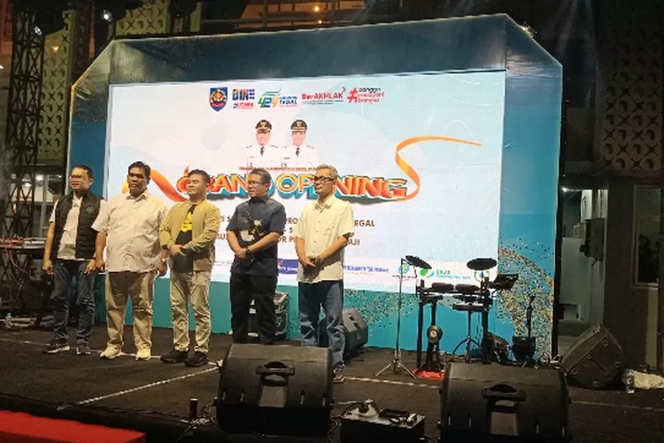 Slawi: Bupati Tegal Resmikan Gerai UMKM "SPOT" - SLAWI FM